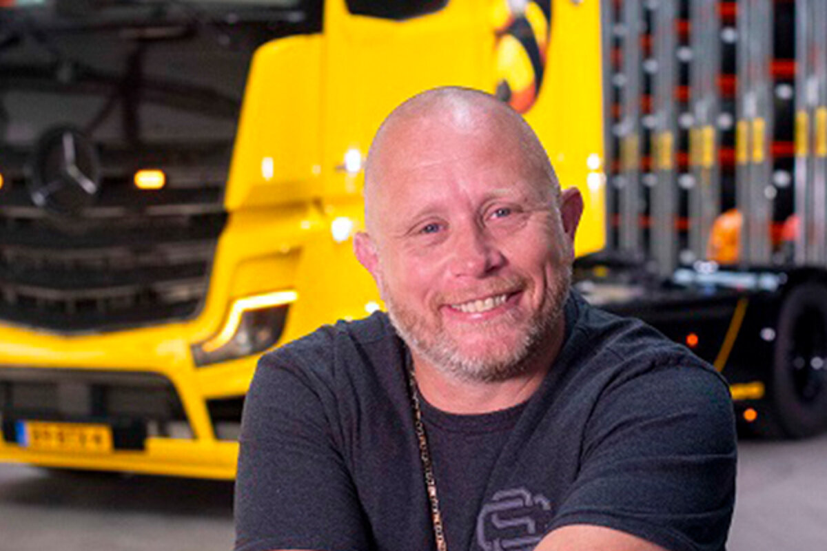 Bekijk de ongekend spectaculaire Actros 'Angry Bee' | Wensink